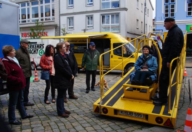 Der Aufprall ist heftig