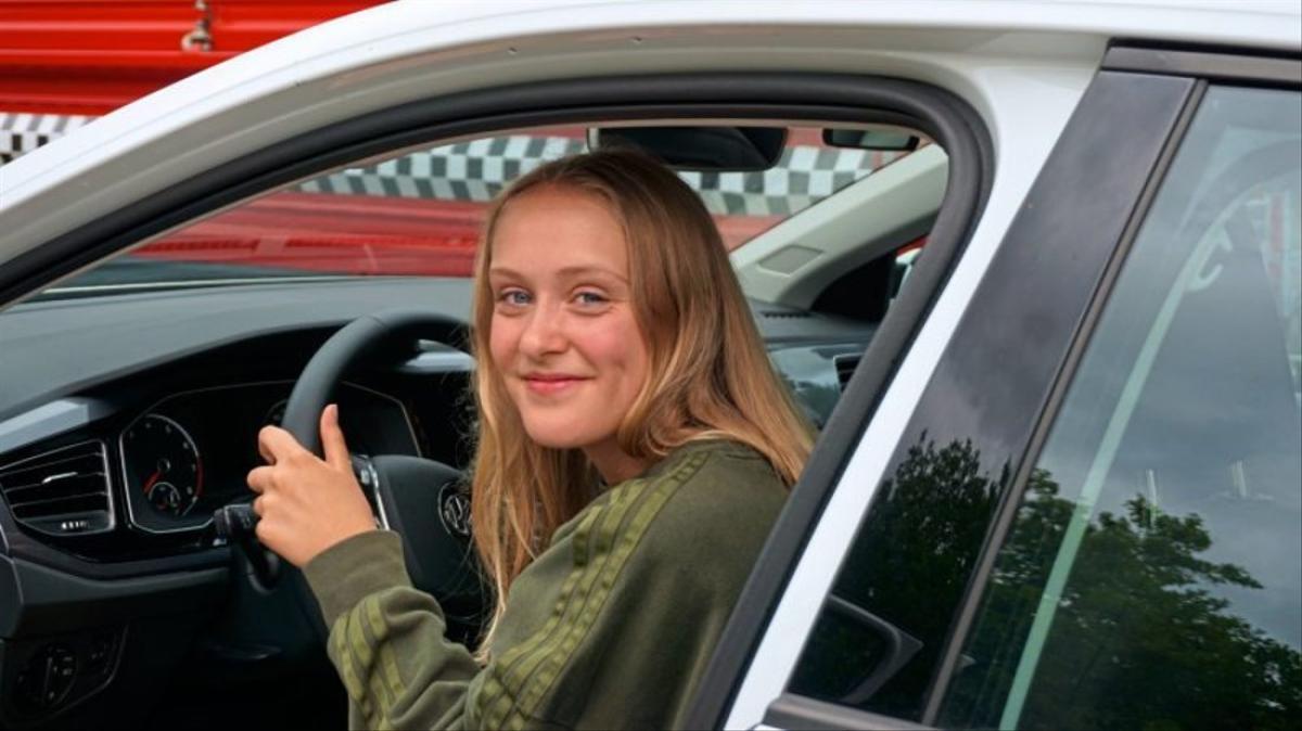 Emily Vogelsang kommt aus Peking zur Ferienfahrschule nach