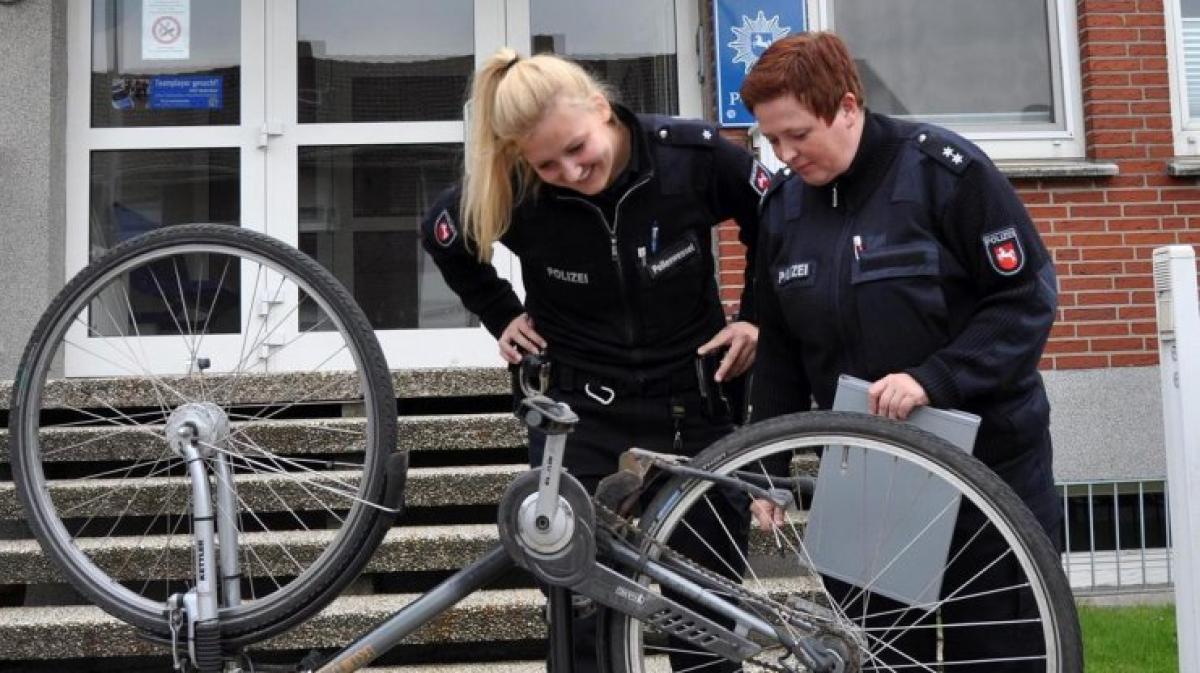 Spannende Fahrrad Bei Polizei Registrieren Bildernull