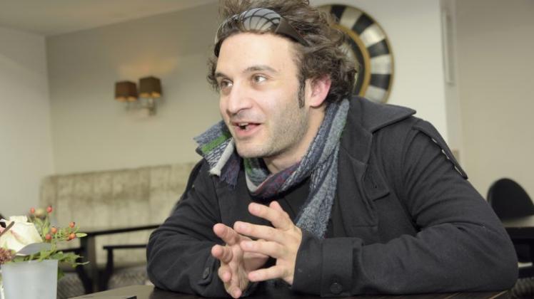 Cellist Nicolas Altstaedt spielt