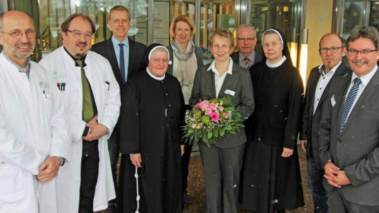 Chefarzt und neue Verwaltungsleiterin in