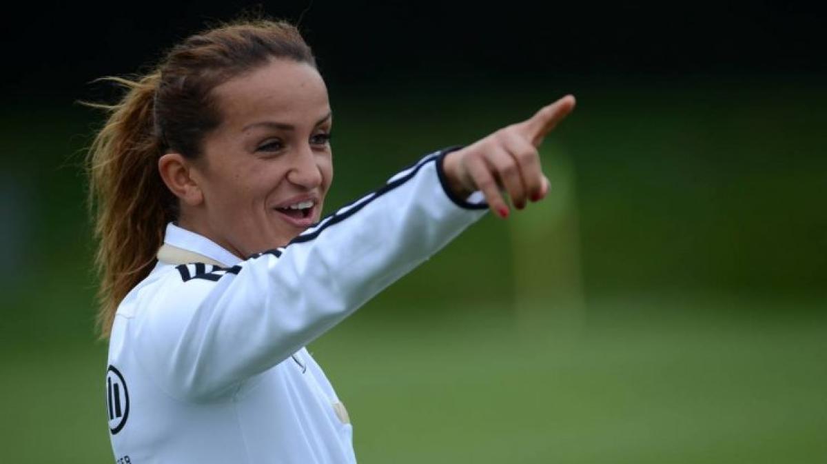 Nationalspielerin Fatmire Alushi und die