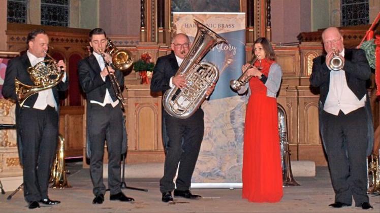 Glänzendes Blech mit glanzvoller Musik in