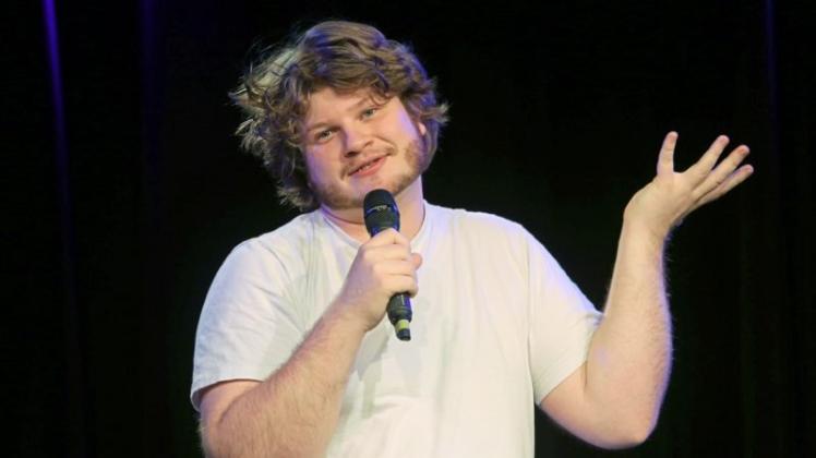 Jan Philipp Zymny zieht blank in der
