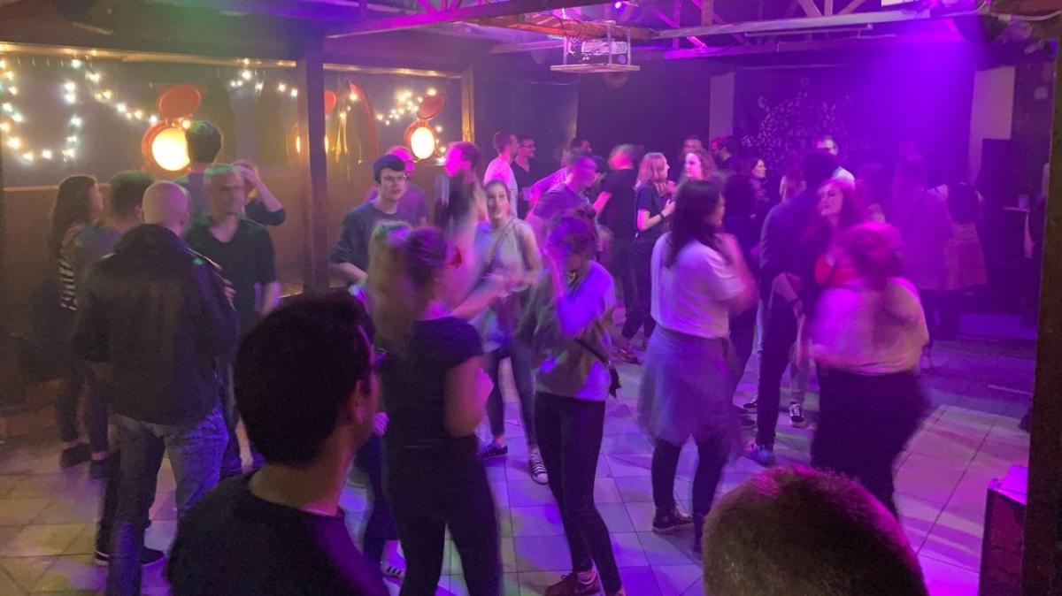 Feiern in Rostock: Das gilt in den Discos und Clubs am Wochenende | SVZ Feiern in Rostock: Das gilt in den Discos und Clubs am Wochenende | SVZ
