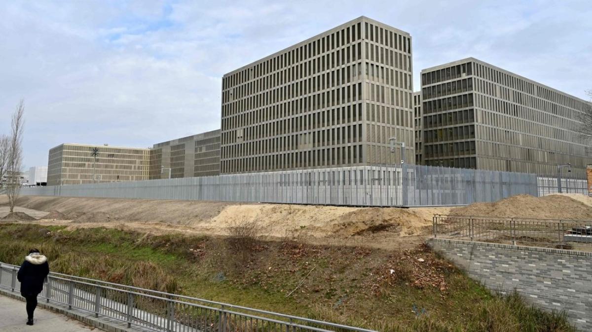 Festung mit Kunst-Palmen – So sieht die neue BND-Zentrale aus