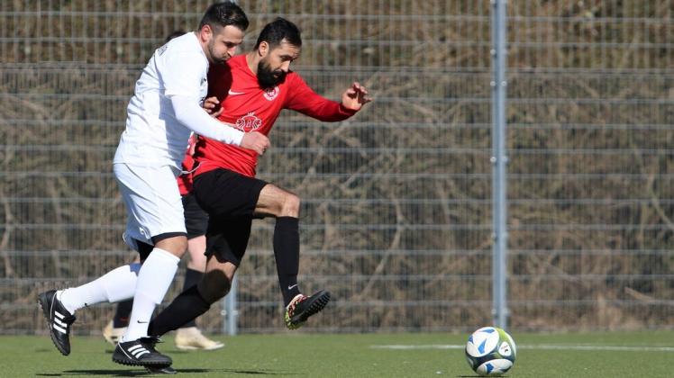 Fußball-Bezirksliga: FC Elmshorn verliert beim FC Roland Wedel