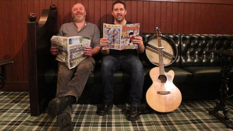 Konzert für den Frieden mit dem Duo Johnston & Gordon in Wilster