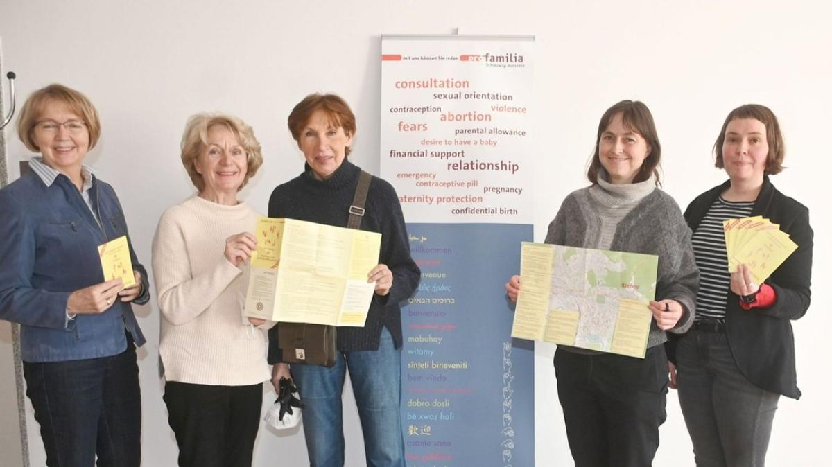 Pro Familia Itzehoe: Neuer Flyer für Schwangere und Familien