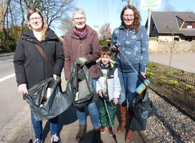 „Wir machen Neumünster sauber" - viel Müll in der Natur gesammelt