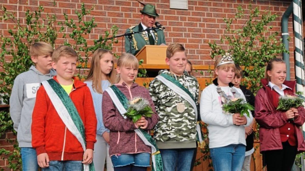 Kinderkönigin Lena macht es Vater Fritz