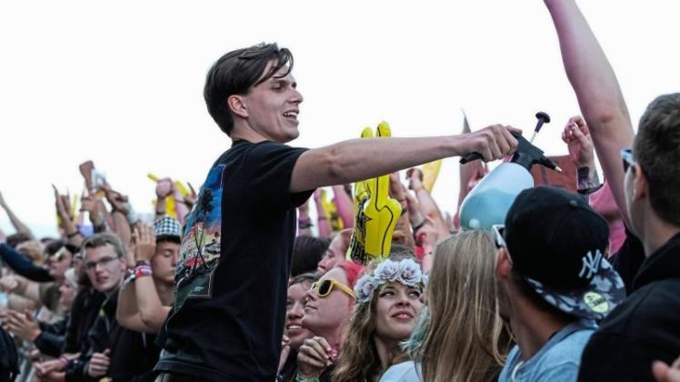 Ska-Punk-Band Feine Sahne Fischfilet zeigt