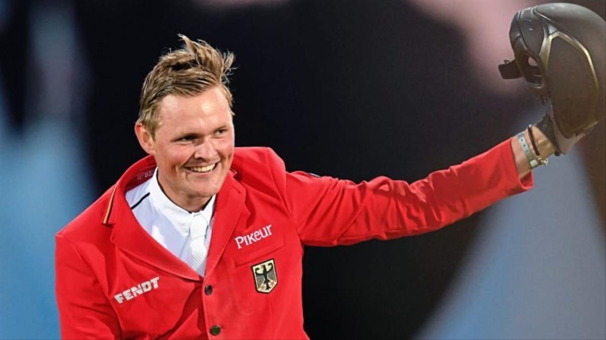 Wiederholt Maurice Tebbel seinen