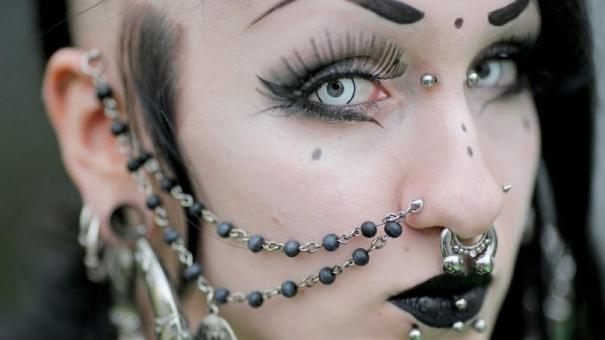 20.000 Gruftis feiern sich und ihre | NOZ