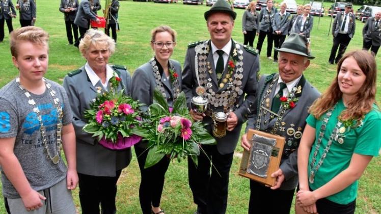 Schwarting und Meyerholz neues Königspaar in