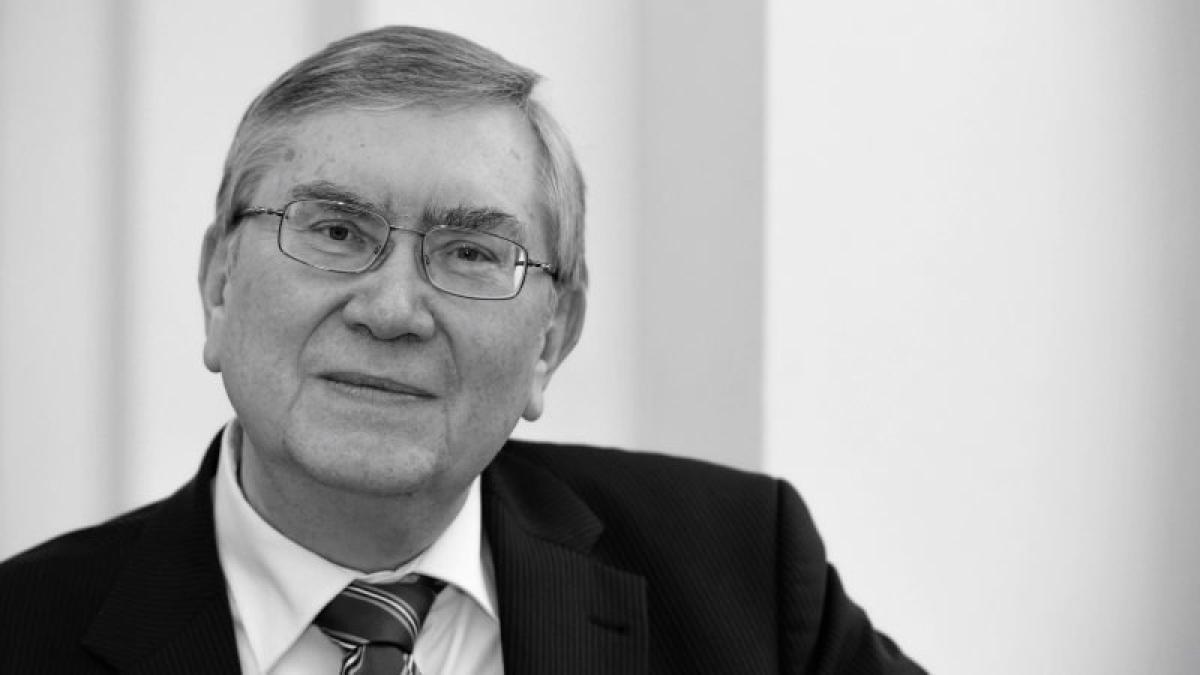 KNA-Geschäftsführer und Journalist Theo Mönch-Tegeder | NOZ