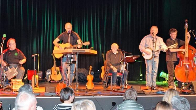 Folkband An Rinn zieht das Publikum in seinen