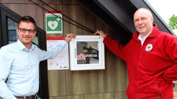 Bauxpert Schulte bringt Defibrillator