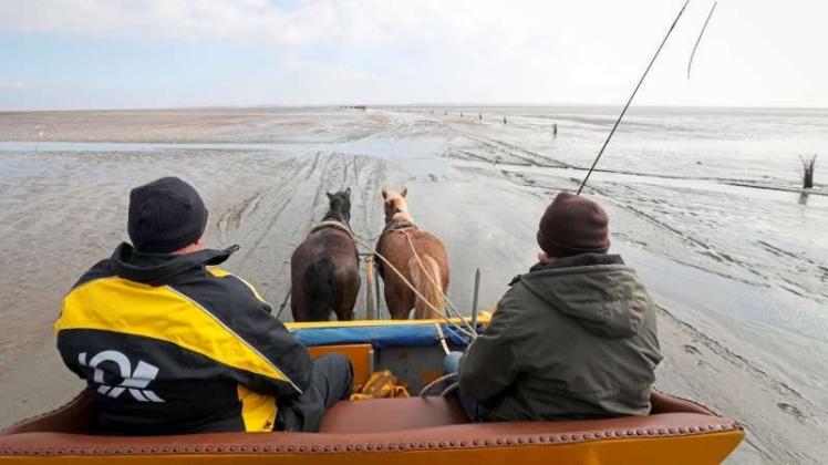 Hier kommt der Postbote mit der Kutsche durchs