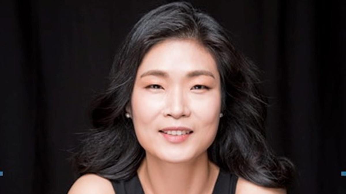 Juhee Lee spielt an der Kirchenorgel in