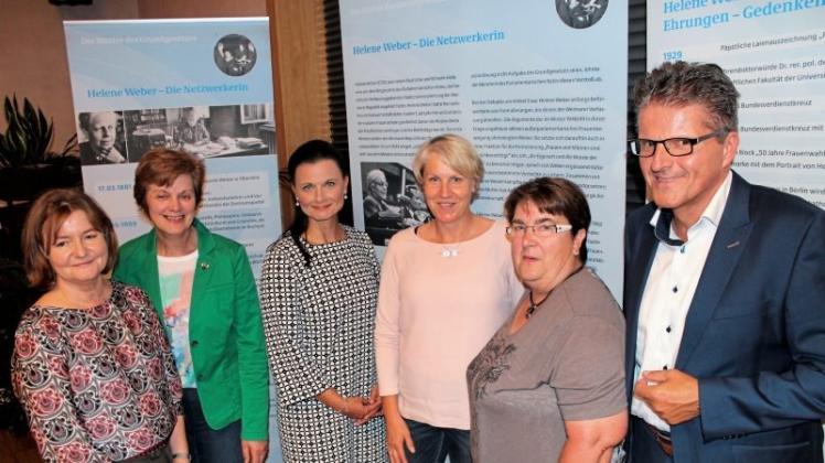 Connemann eröffnet Ausstellung „Mütter des