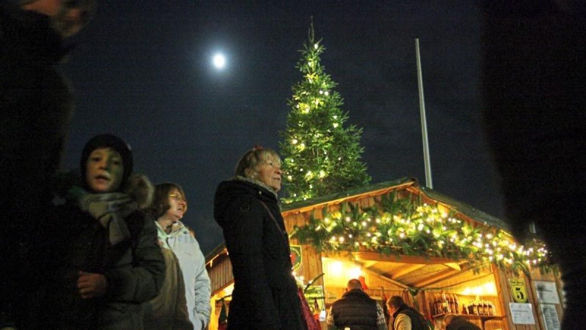 Weihnachtmarkt am Schloss in Bad | NOZ