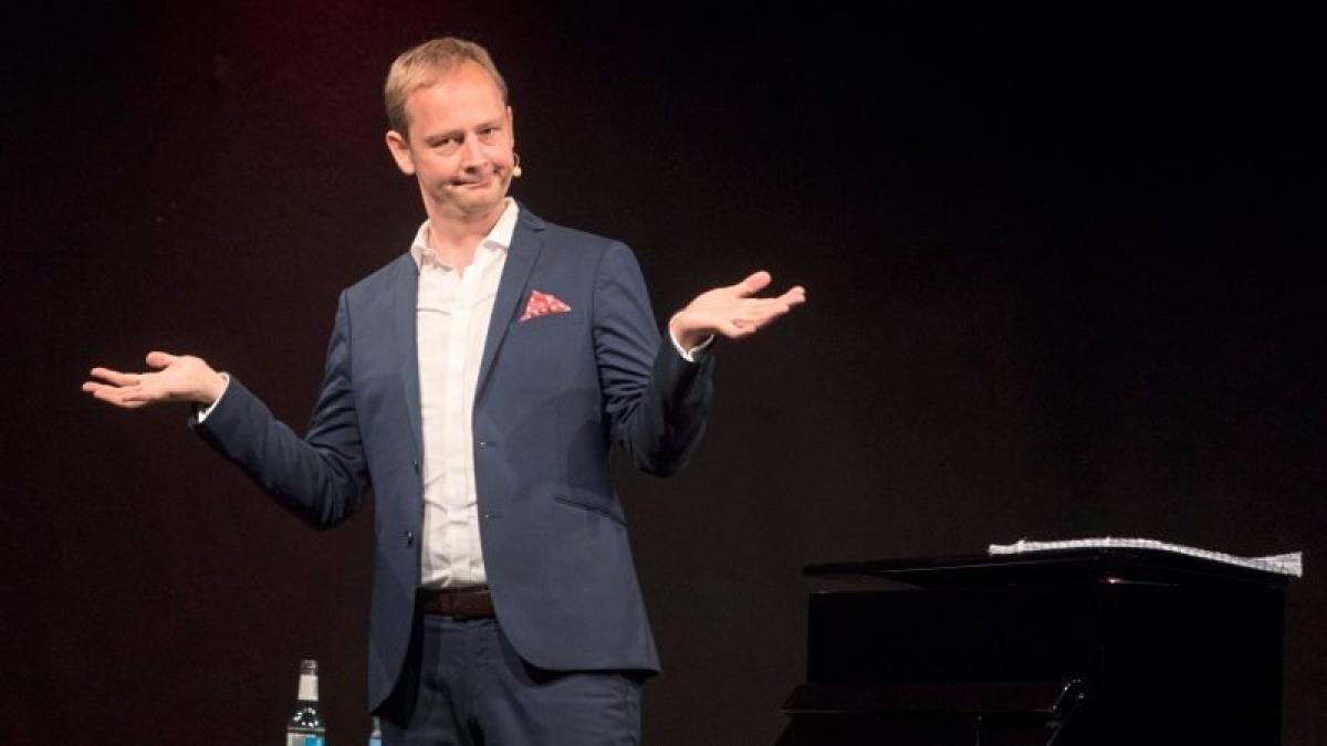 Christoph Reuter brilliert am Klavier bei Kultur im