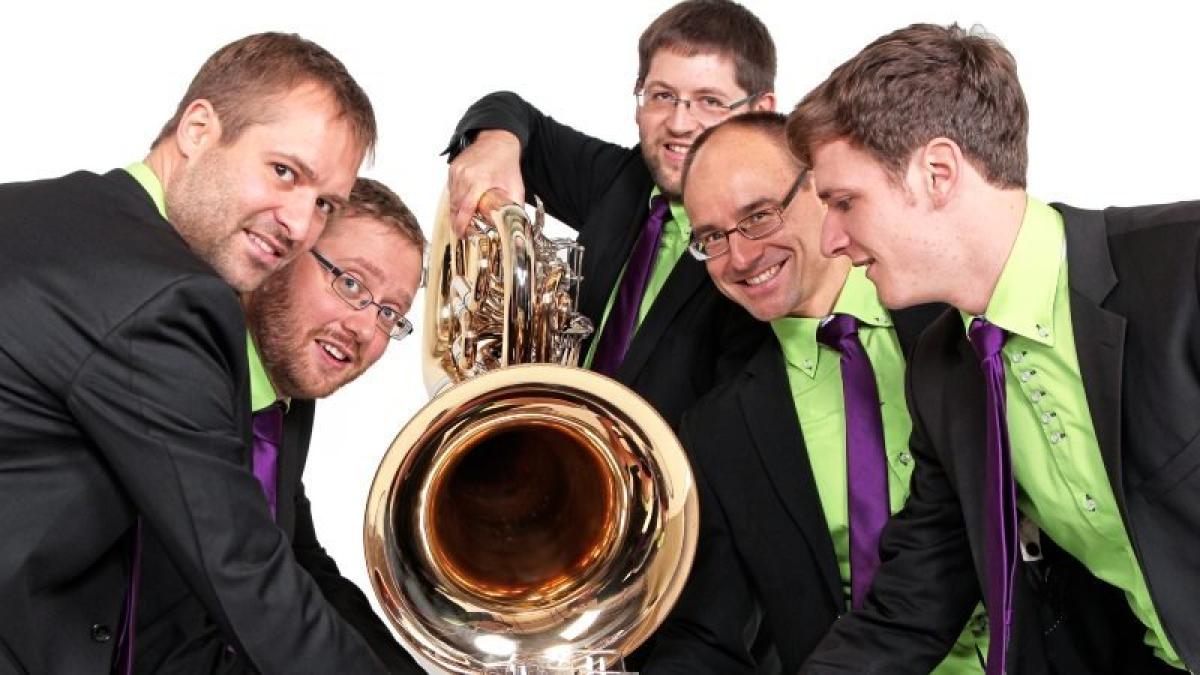 emBRASSment aus Leipzig spielt in der Martinikirche | NOZ