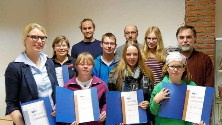 DLRG Meppen ehrt Mitglieder