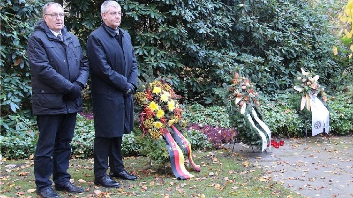 Bürgervereine in Schinkel gedenken Opfer der