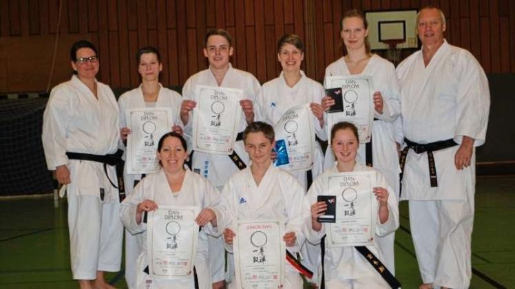 Sieben neue Dan-Grade im Harener