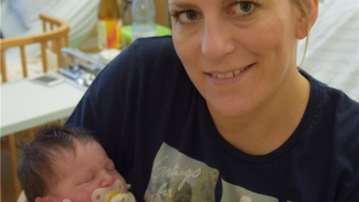 Ela erblickt als 700. Baby in Melle das Licht der