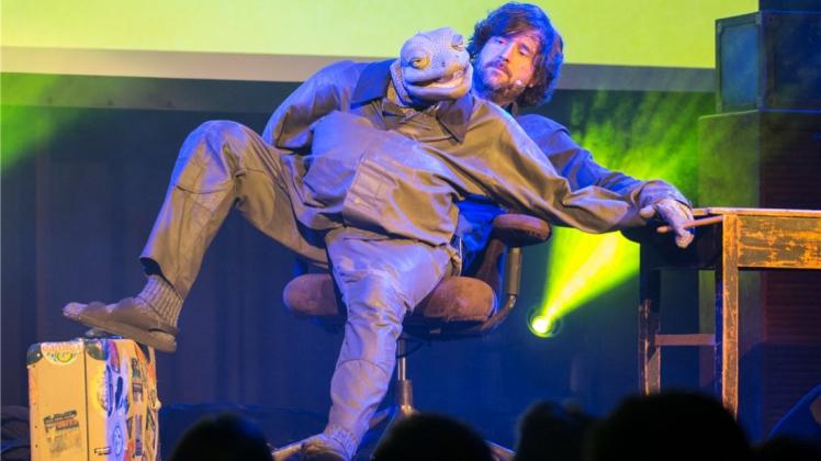 Puppenspieler Michael Hatzius in der
