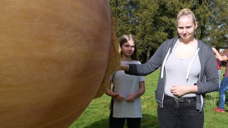 Aschendorfer Schüler schicken Ballon in