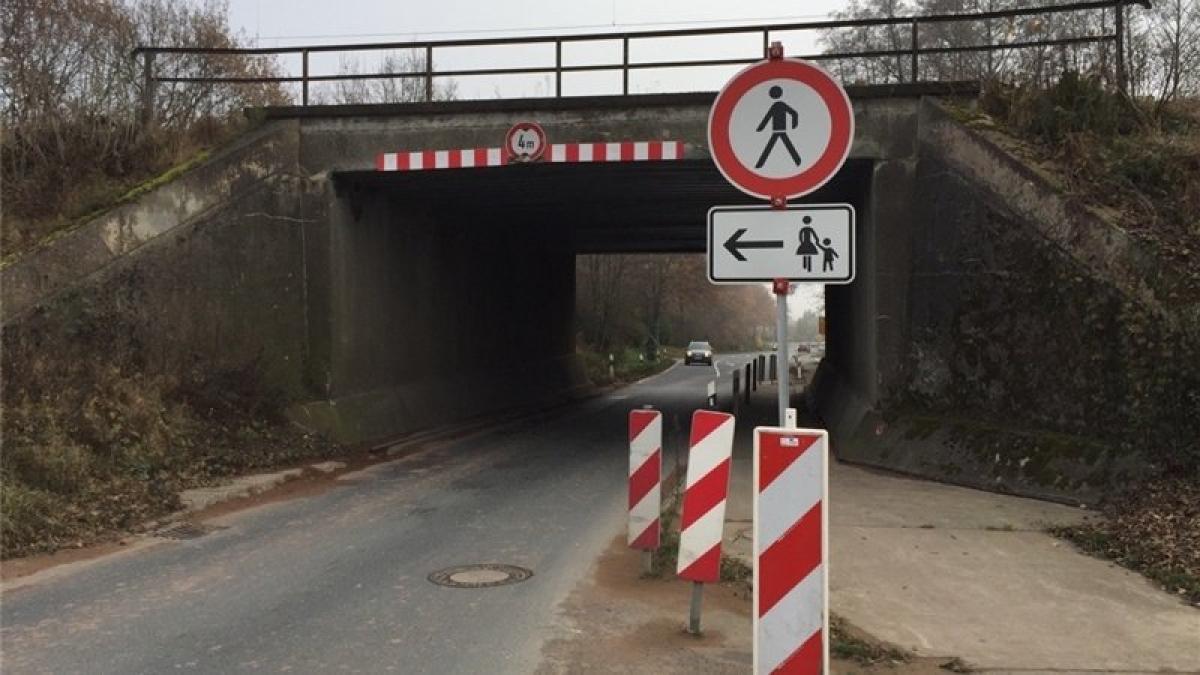 Kuriose Beschilderung an der L 87 in