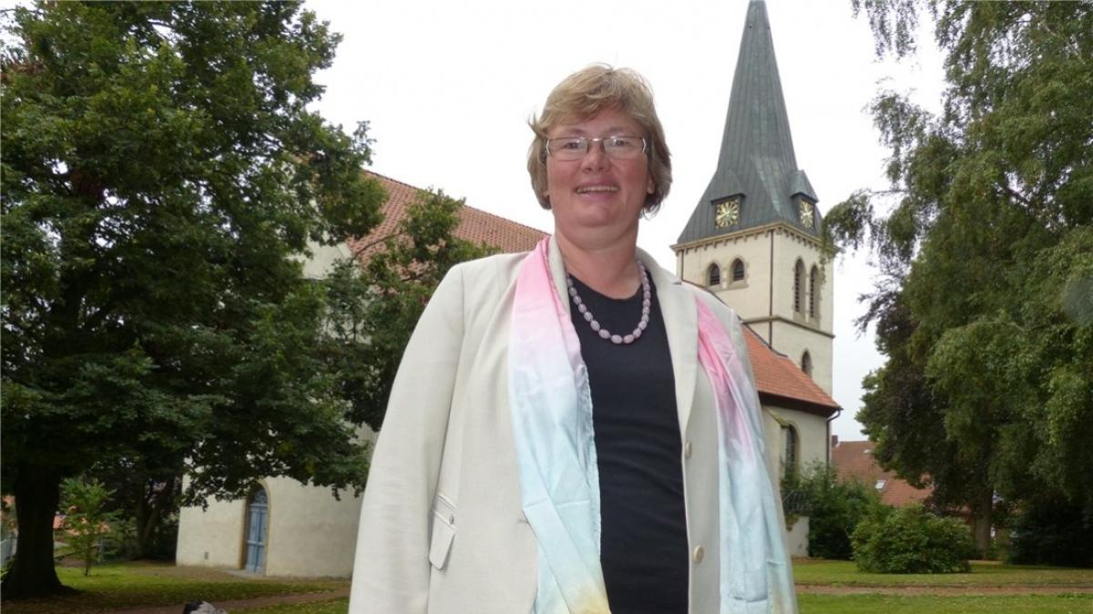 Meller Pastorin Lore Julius wird