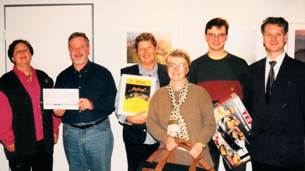 Glückliche Gewinner nach Gewerbeschau in