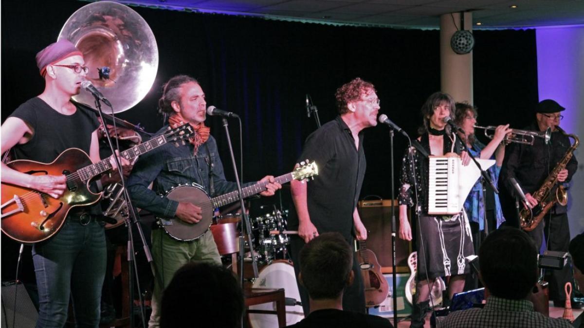 New Yorker Band Hazmat Modine im Blue Note in Osnabrück