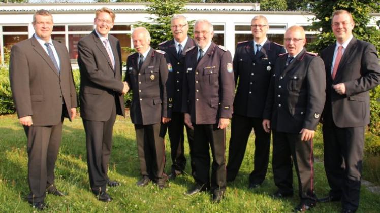 Anton Lüken übergibt Feuerwehr-Amt an Gerd