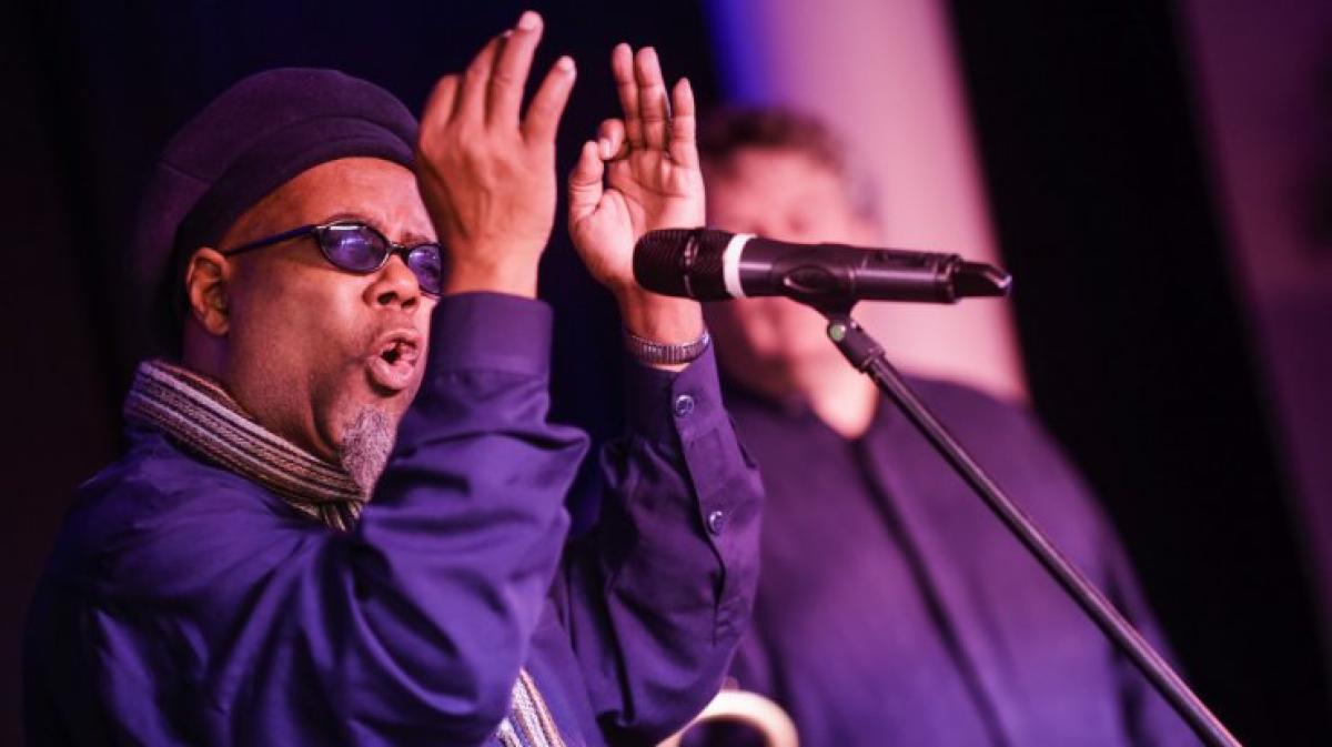 Dwight Trible singt jazzige | NOZ