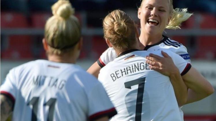 Neubeginn mit Kantersieg: DFB-Frauen schlagen Ungarn | NOZ