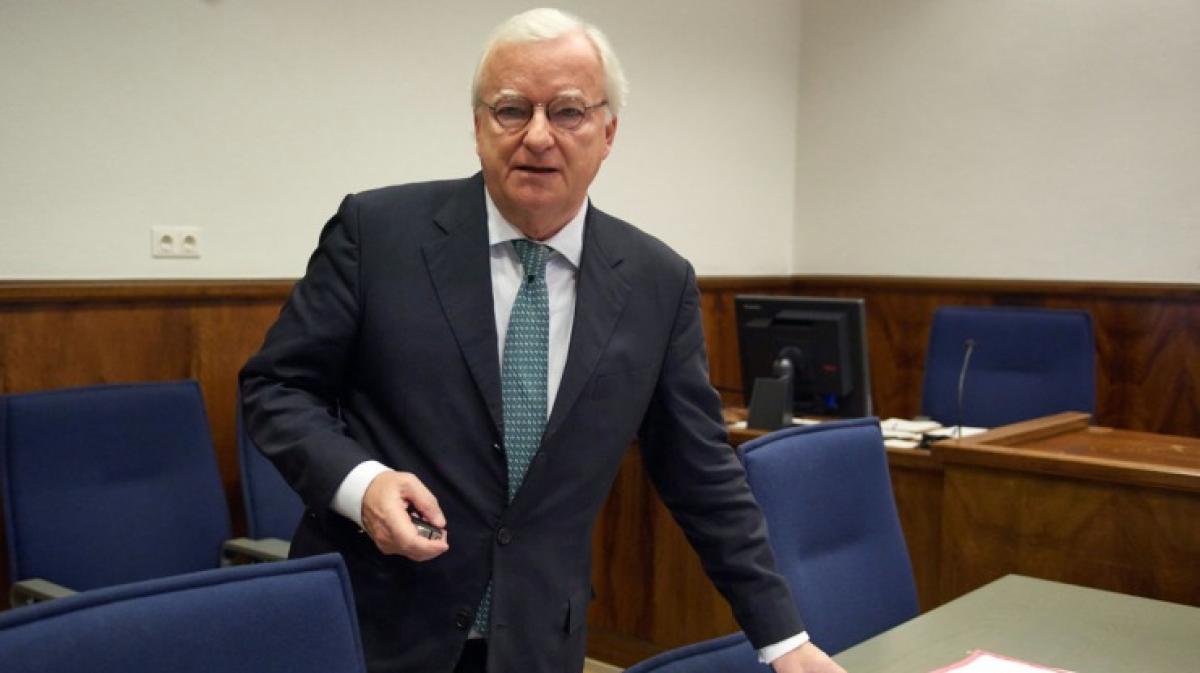 Ex-BVB-Boss Niebaum gibt Fehler | NOZ