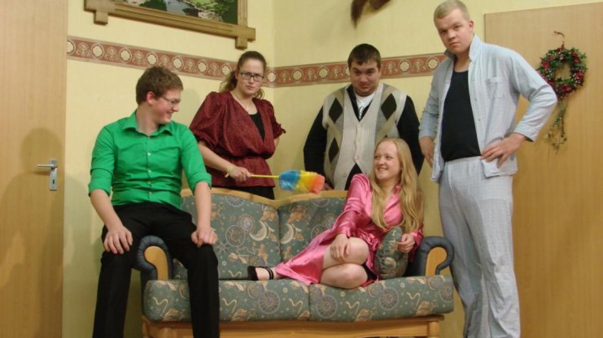 KLJB Bad Laer paukt für Komödie up