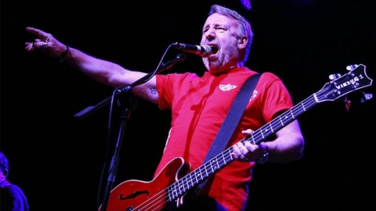 New Order: Ex-Bassist Hook verklagt Rest der | NOZ