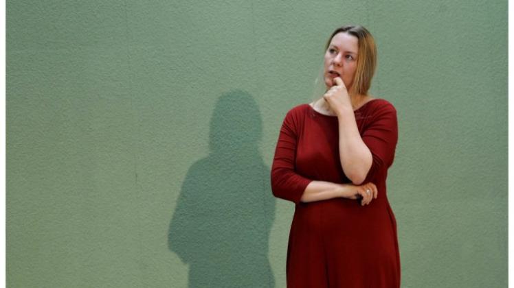 Route Orange: Monika Vivell spielt im Stück „Was wir