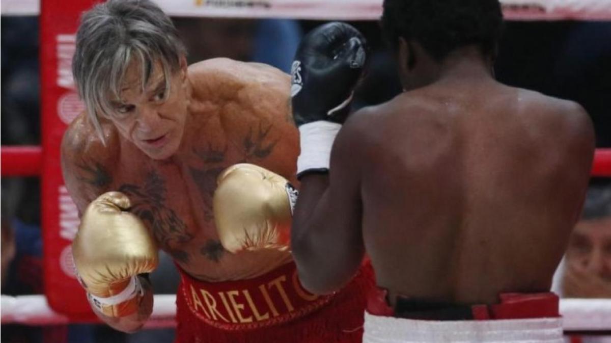 Mickey Rourke feiert mit 62 Comeback als Boxer mit