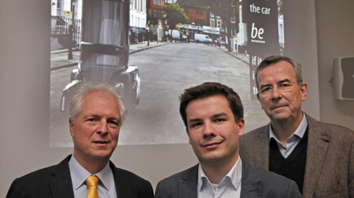 Bei Regen bekommen Fußgänger schneller