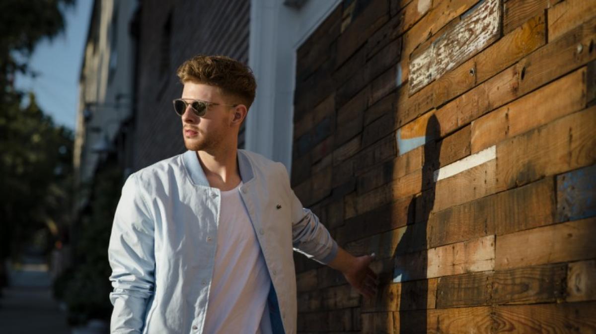 Rapper Olson rappt in der Kleinen Freiheit in