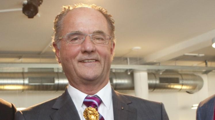 Klaus Hellmann gibt Deutschland-Leitung