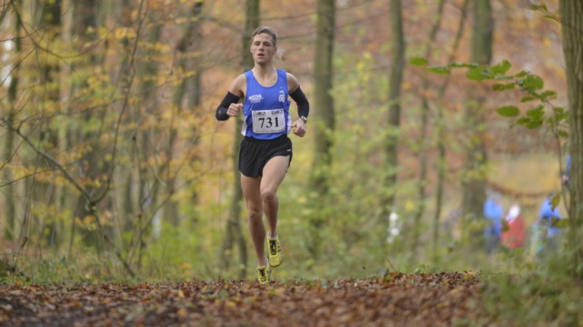 Dustin Karsch läuft einsames Cross-Rennen in